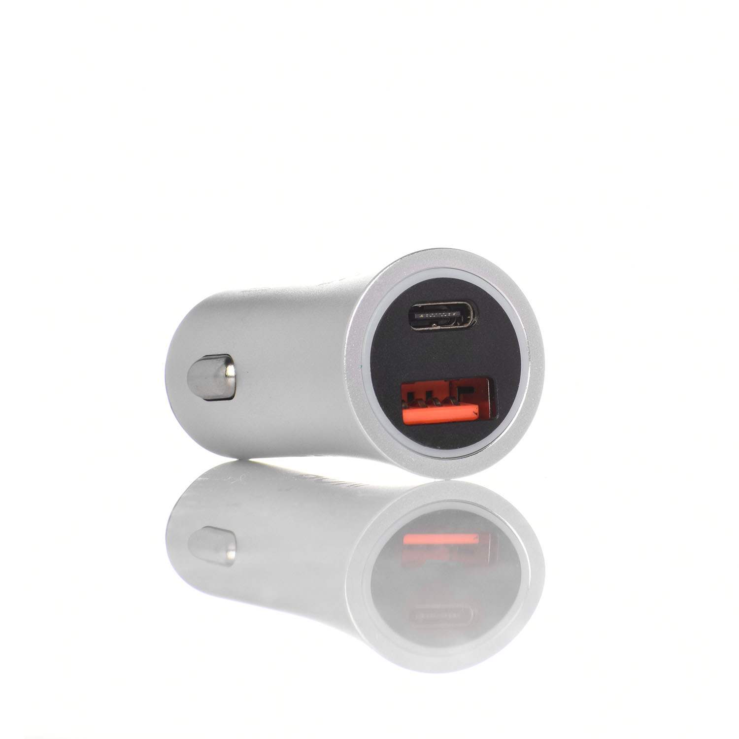 Punjač mobitela za automobil 28W - USB-A i USB-C